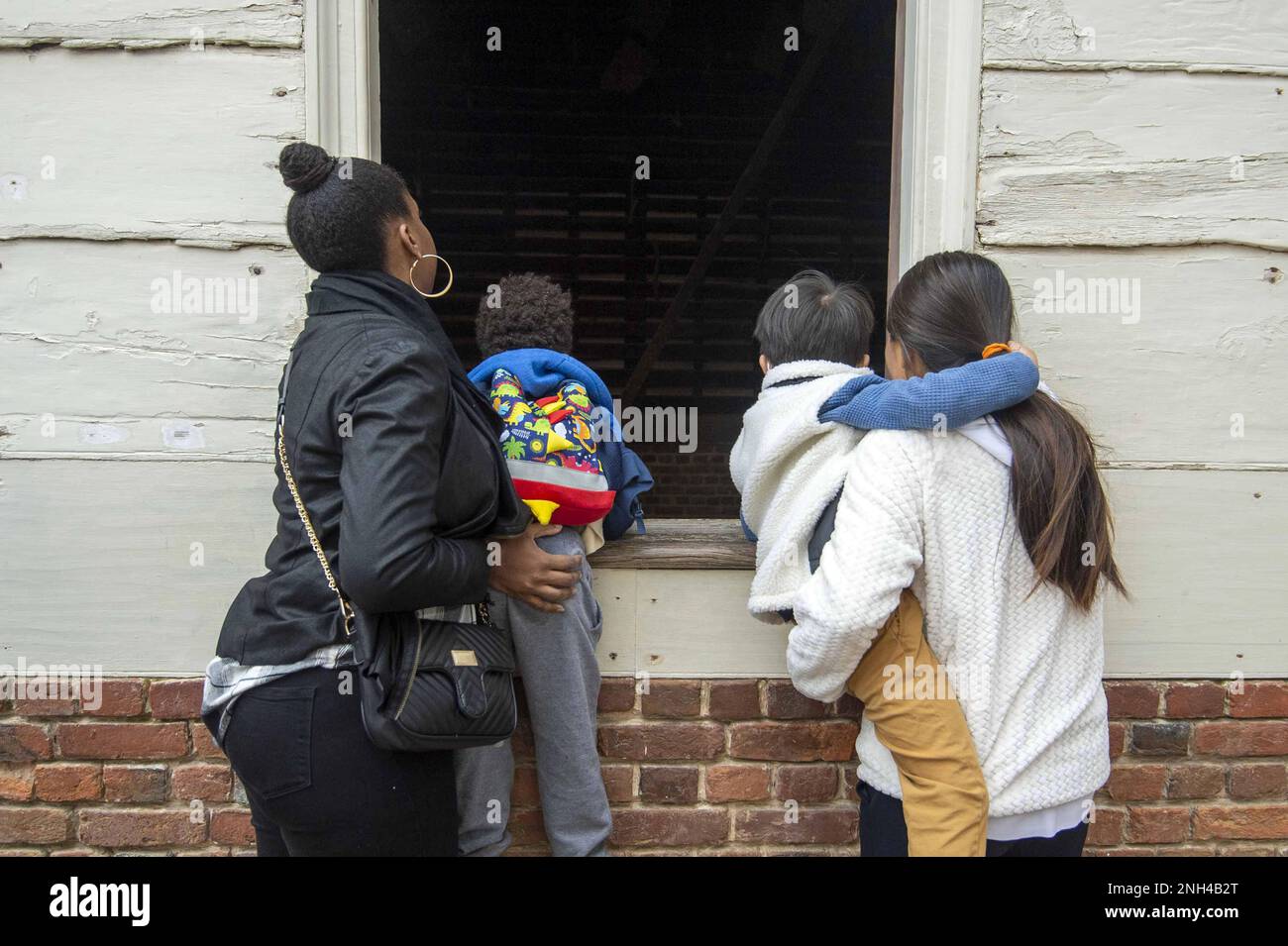 Mt Vernon United States 20th Feb 2023 Two Mothers Hold Their Sons