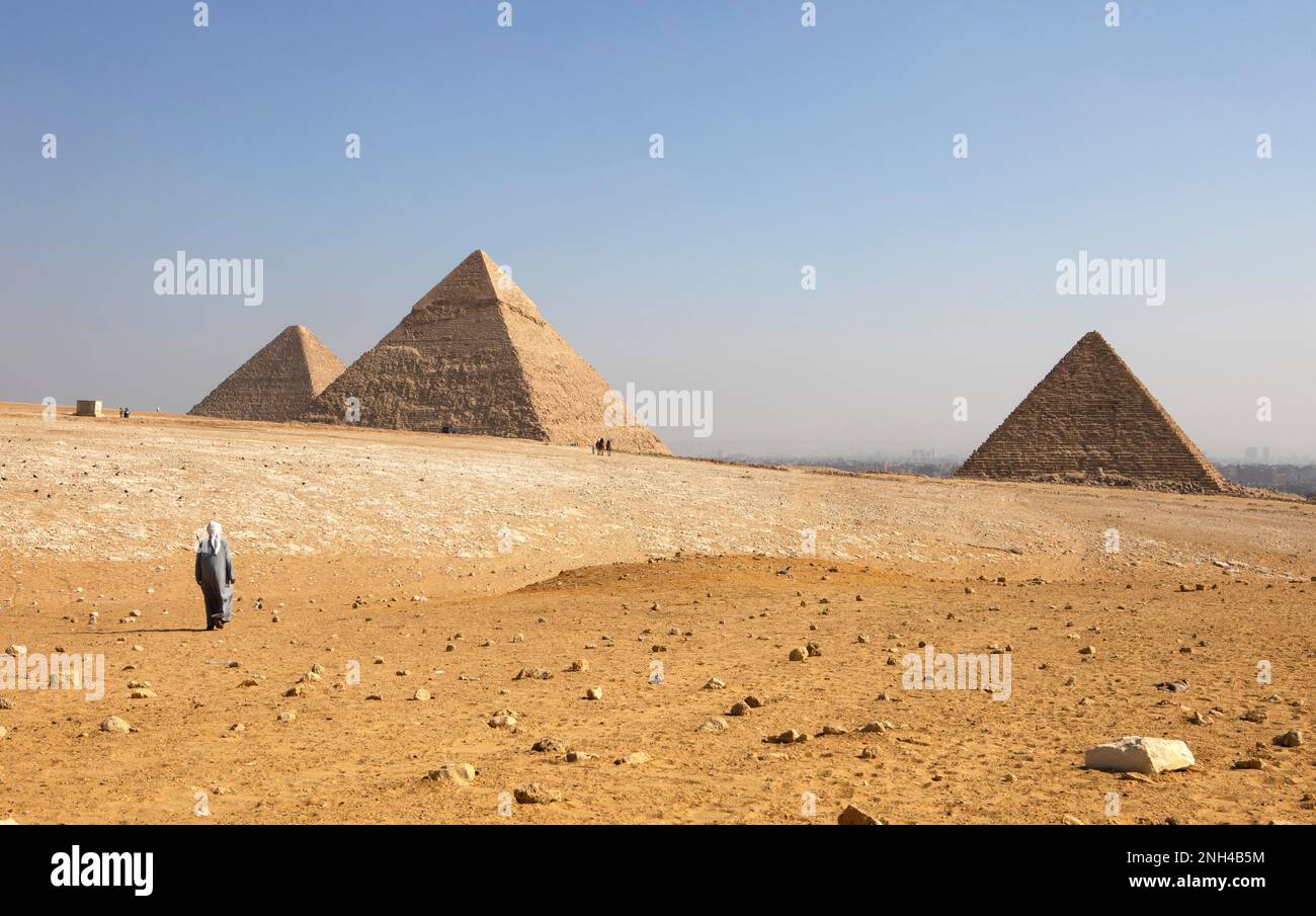 Nile river egypt pyramids hi-res stock photography and images - Alamy