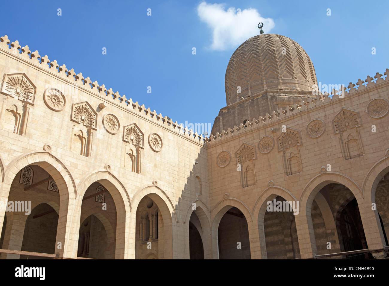 Mosque al-Muaiyad Shaykh, Old City, Cairo, Egypt Stock Photo - Alamy