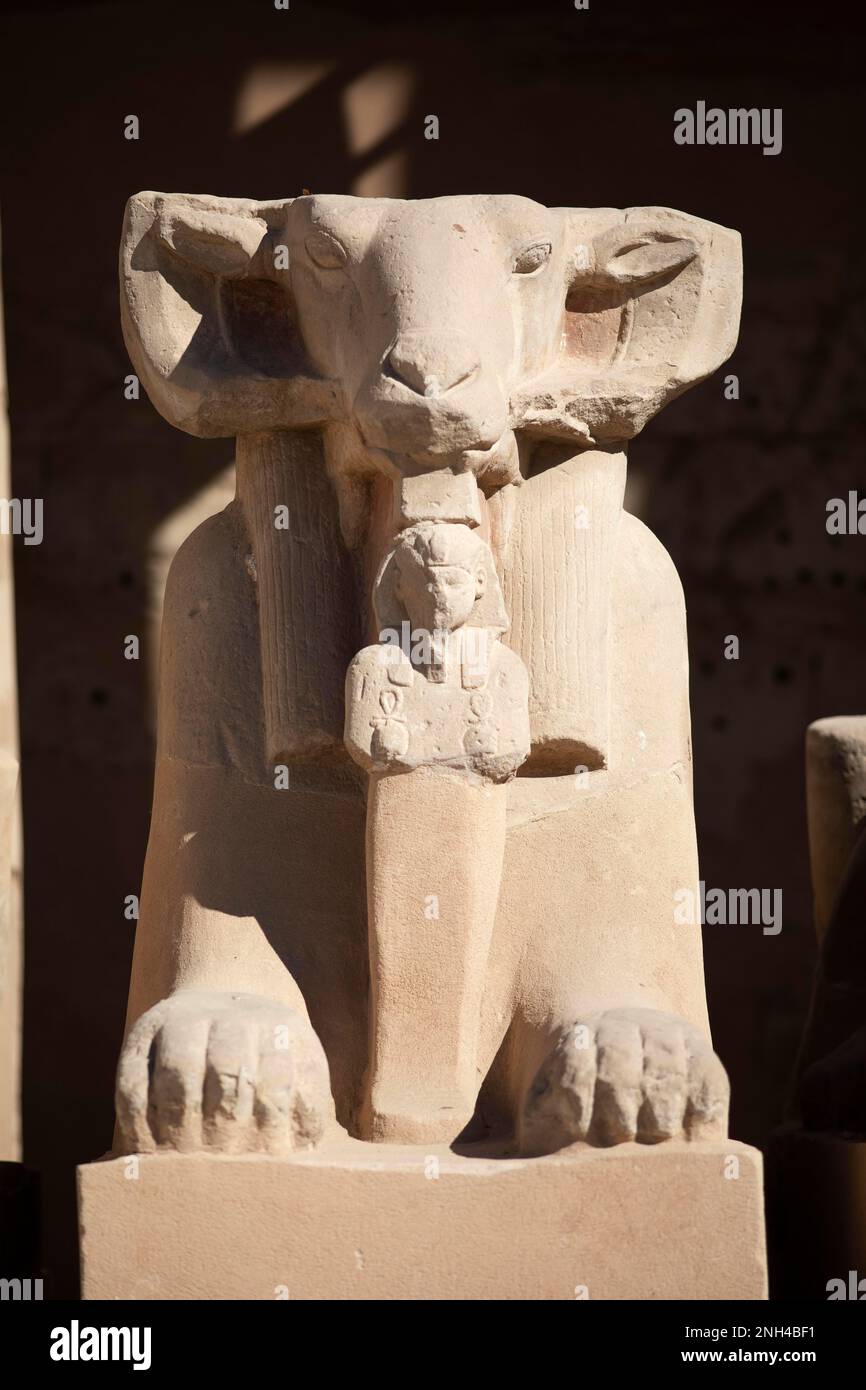 Statue in karnak hi-res stock photography and images - Alamy