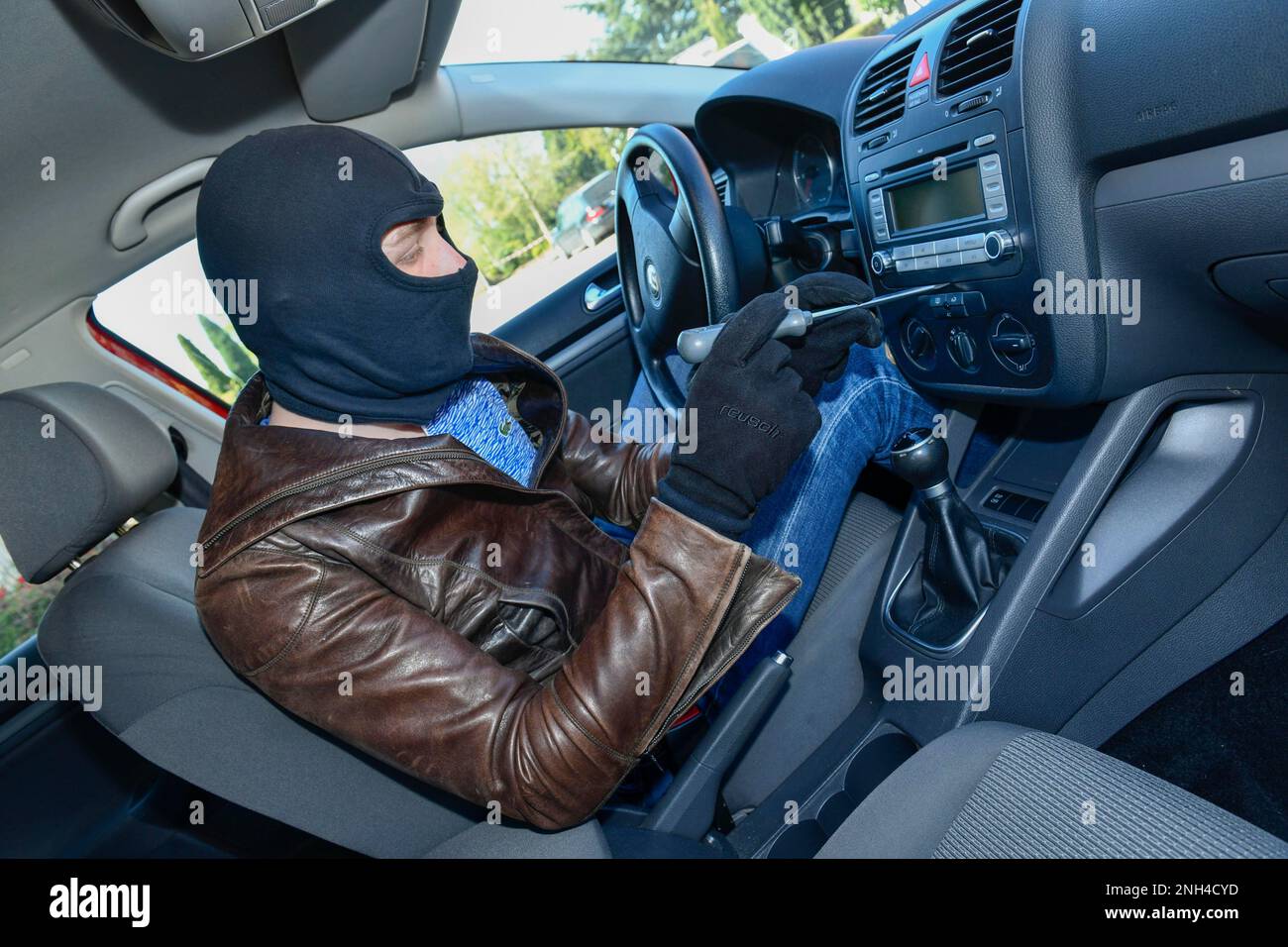 Car theft hi-res stock photography and images - Alamy