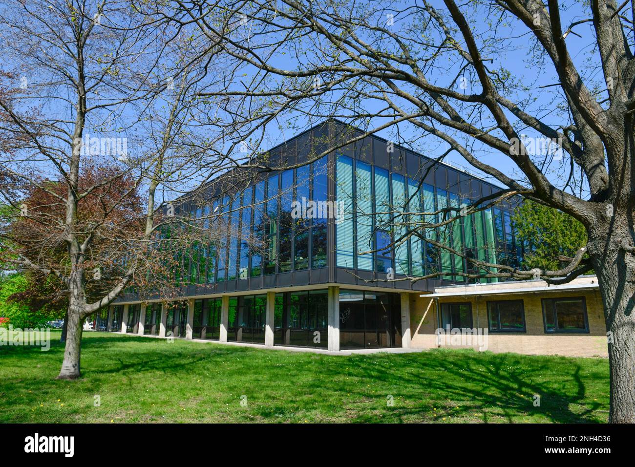 Information library hi-res stock photography and images - Alamy
