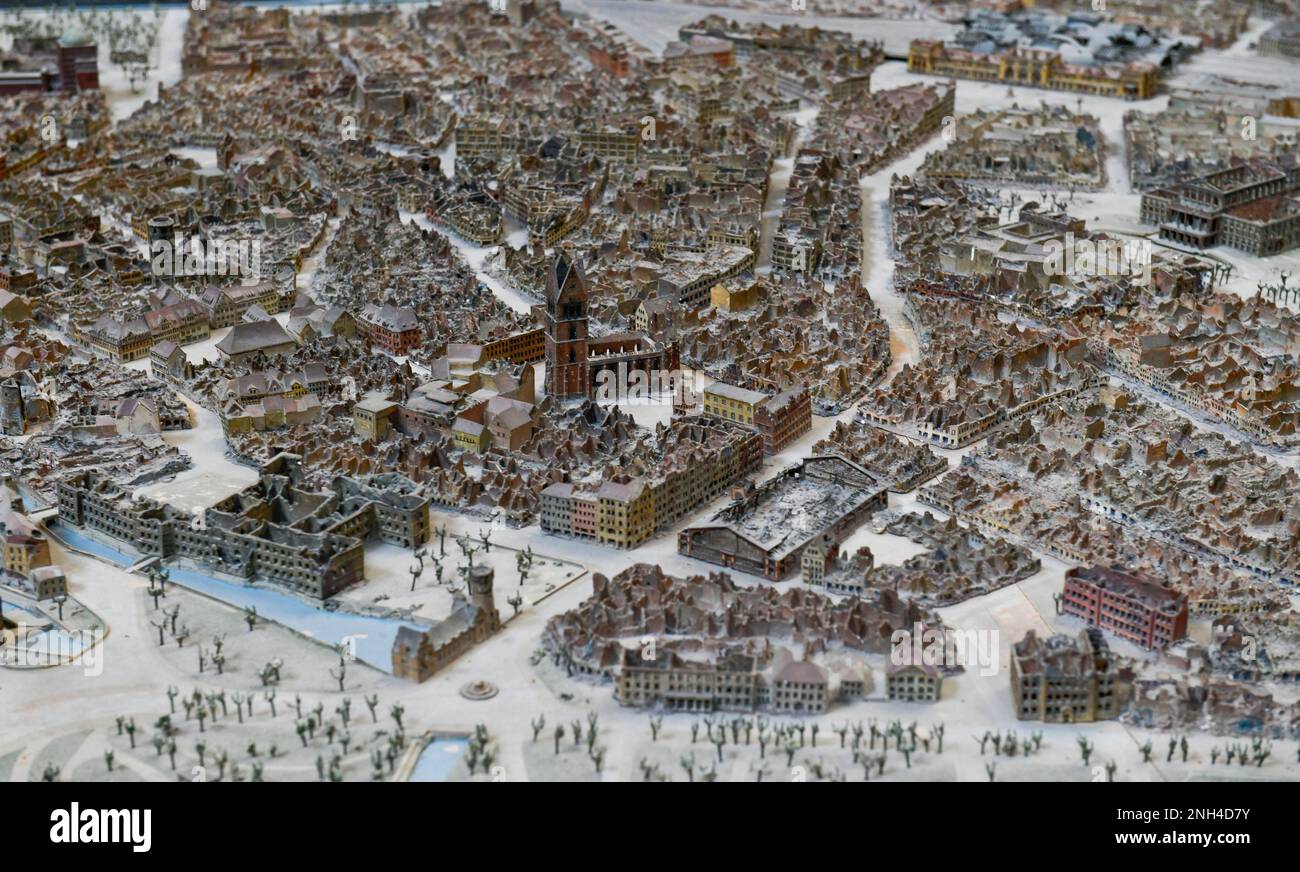 City model of Hanover in 1945, New City Hall, Tramplatz, Hanover, Lower ...