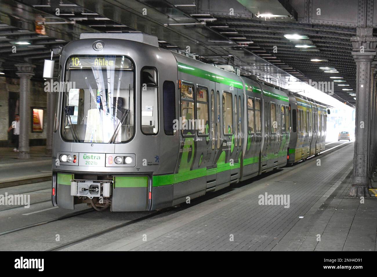 Streetcar underpass hi-res stock photography and images - Alamy