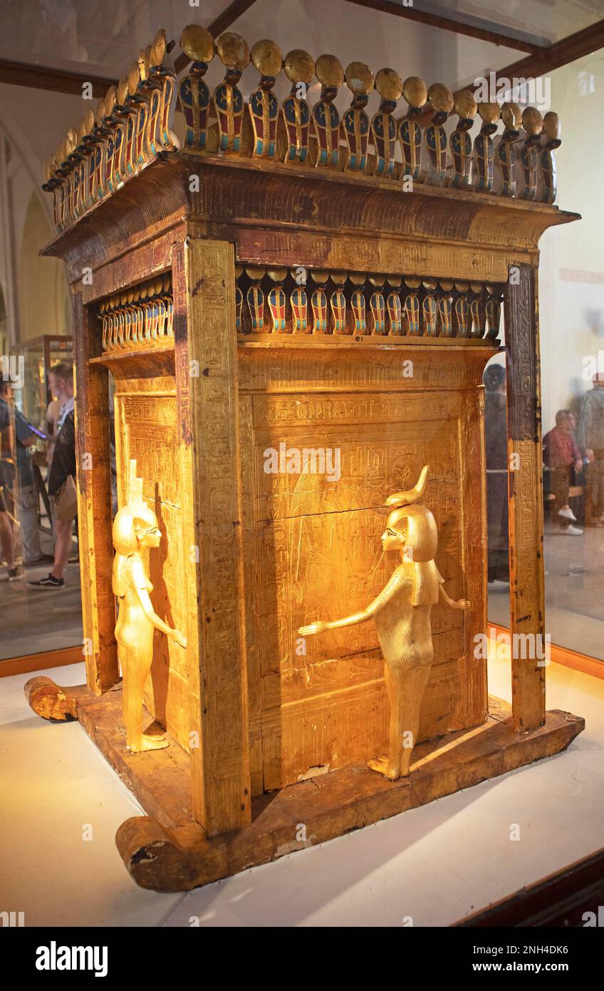 Golden Shrine of Tutankhamun, Archaeological Museum, Old City, Cairo ...