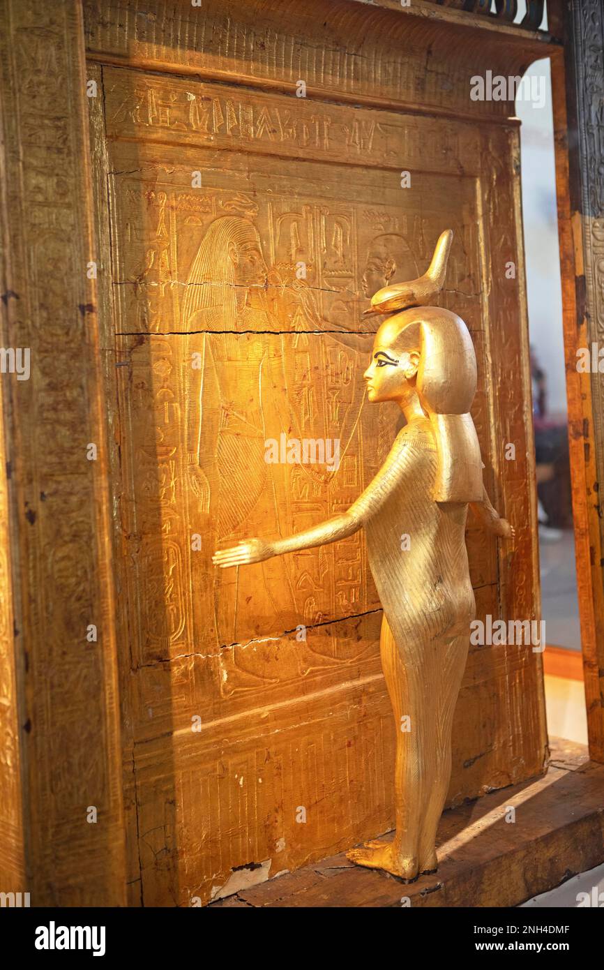 Golden Shrine of Tutankhamun, Archaeological Museum, Old City, Cairo ...
