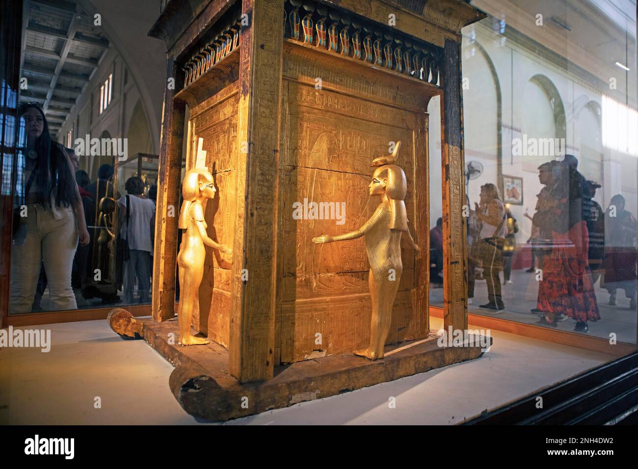 Golden Shrine of Tutankhamun, Archaeological Museum, Old City, Cairo ...