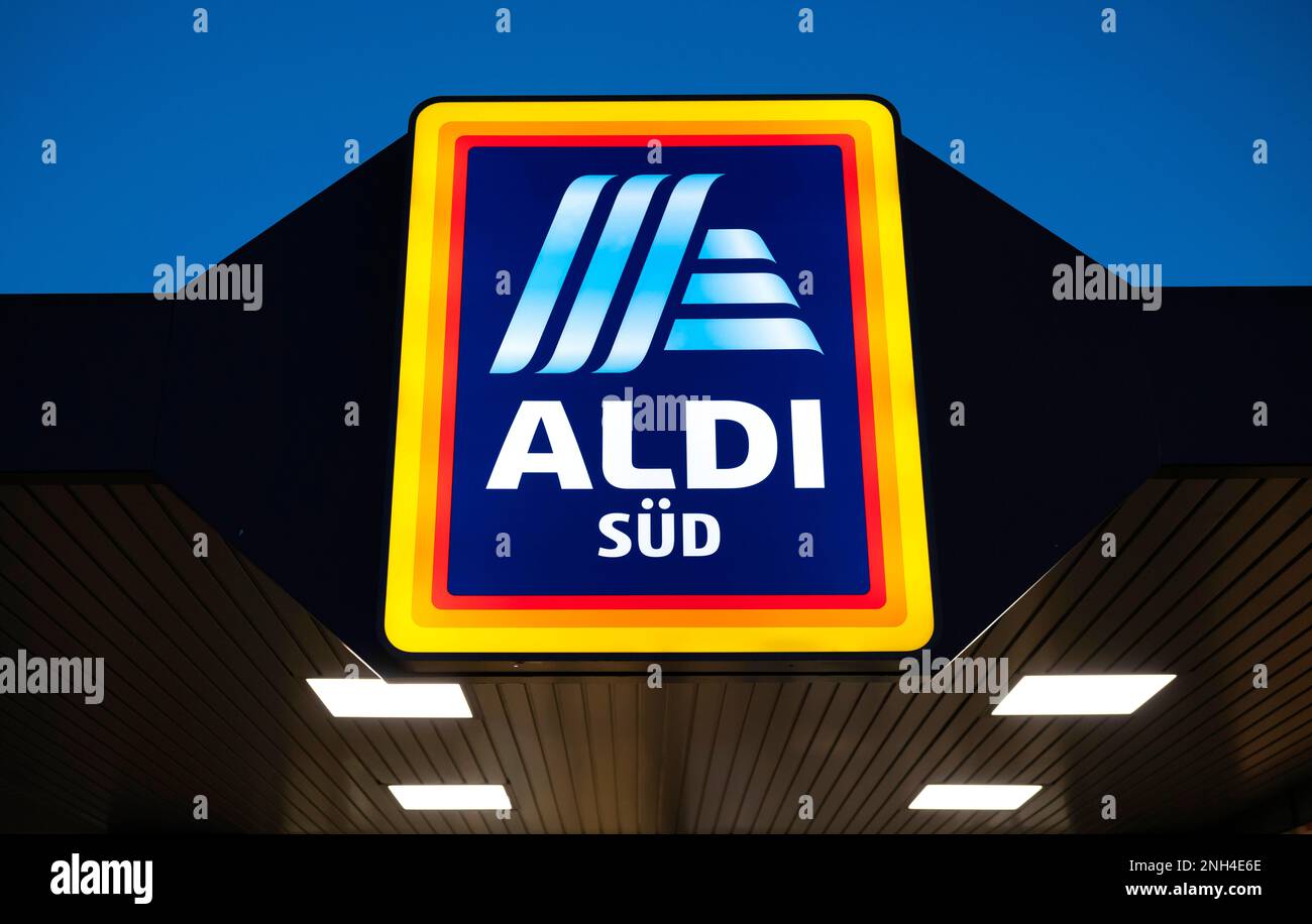 ALDI Sued, retail chain, grocery shop, logo on sign, blue hour ...