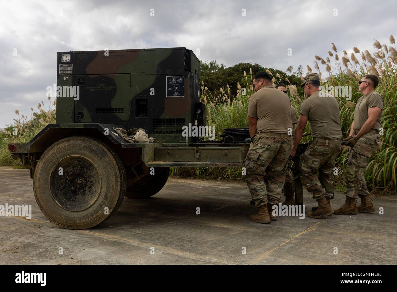 U.S. Army soldiers assigned Alpha Battery, 1st Battalion, 1st Air ...
