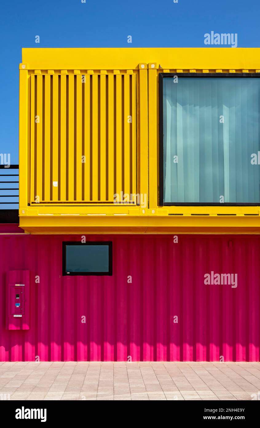 Doha port containers hi-res stock photography and images - Alamy