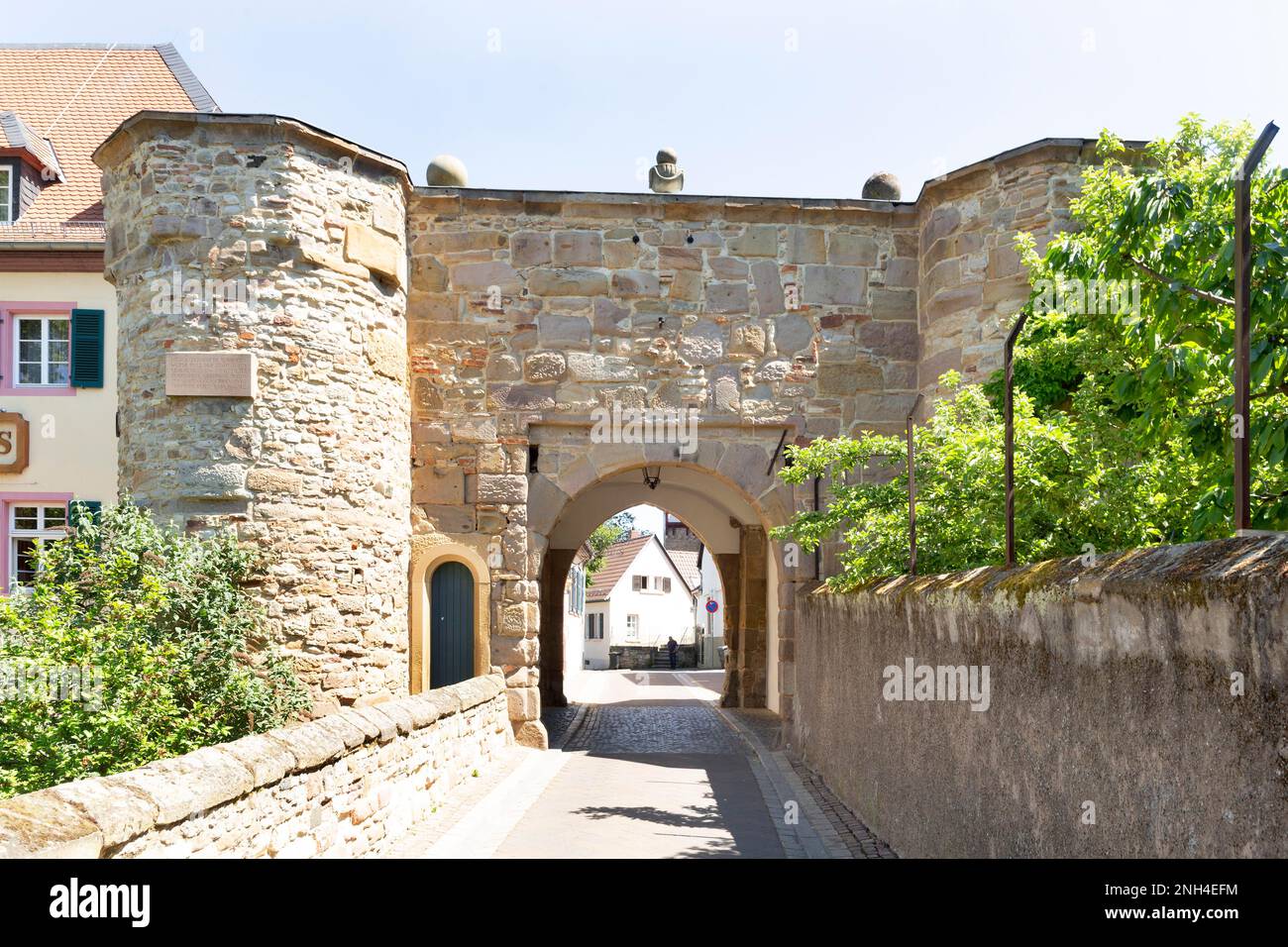 Archway of the medieval town fortification on Schlossgasse, Alzey ...