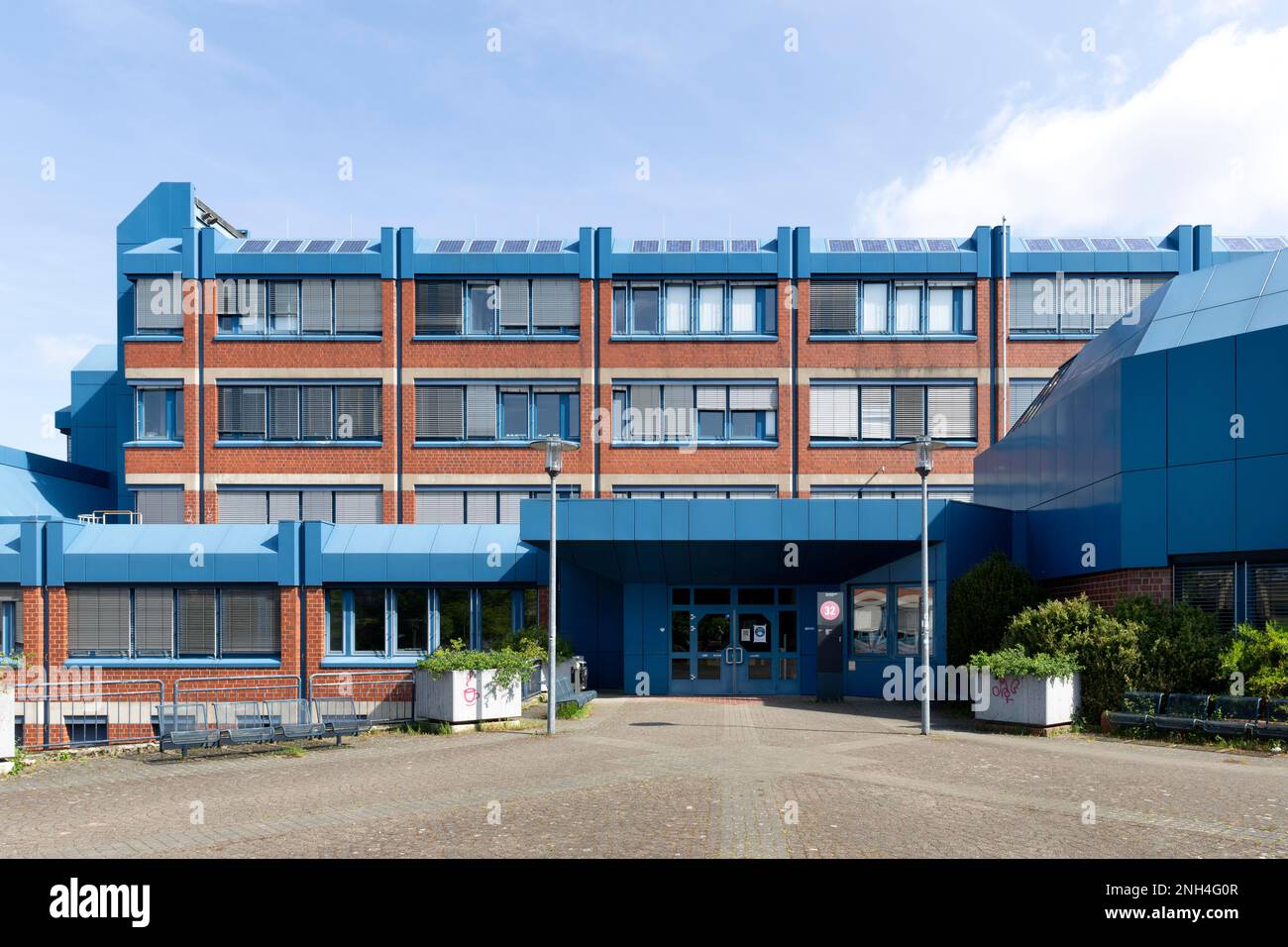 Institute of physics hi-res stock photography and images - Alamy