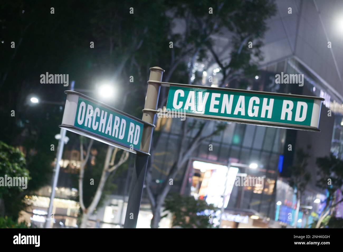 orchard road sign and buildings Stock Photo - Alamy