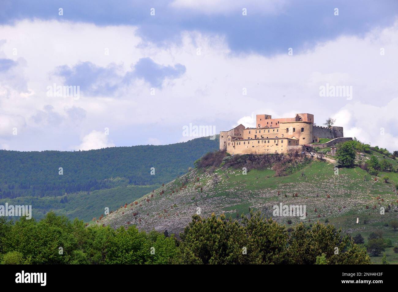Krásna Hôrka Castle, Hrad Krásna Hôrka, Krasznahorka vára, Košice ...