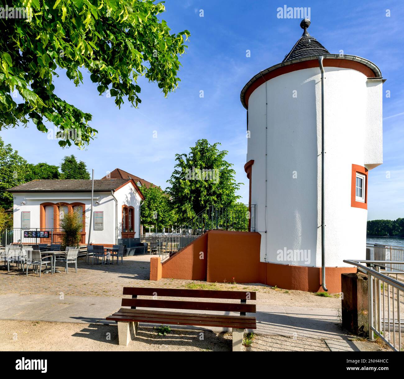 Gelder- und Wachthaus and gauge house of the Worms Rhine level, Worms ...