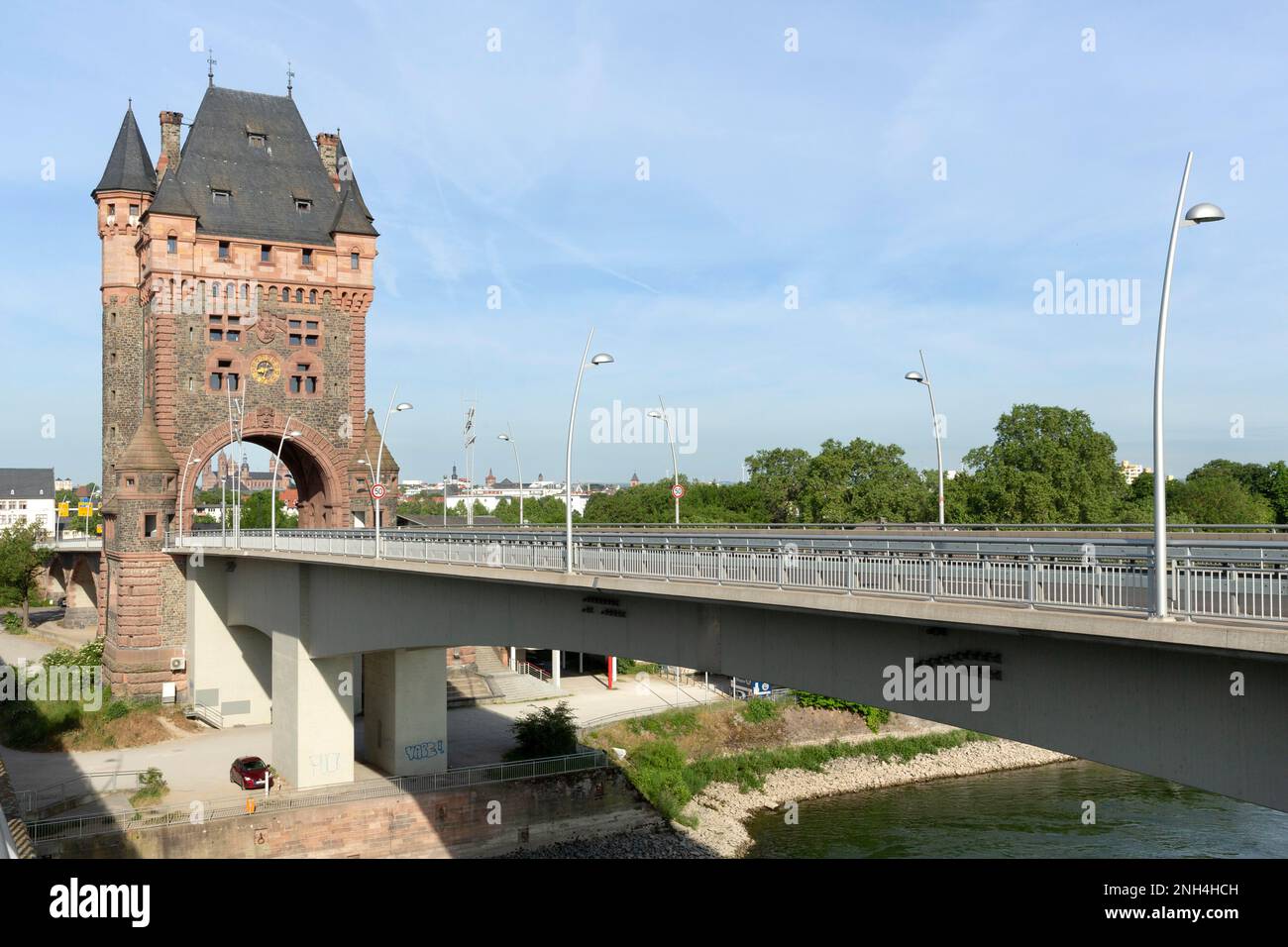 Tower and bridge gate on the west side of the Nibelungen Bridge ...