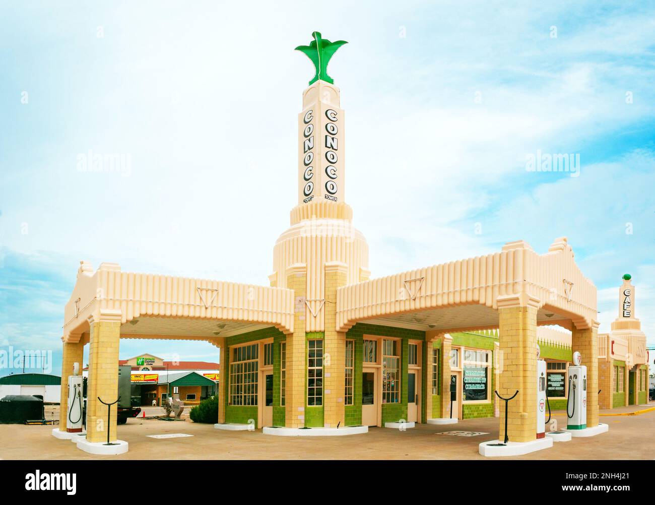 Art Deco gas station & cafe the U Drop Inn on Route 66 in shamrock ...
