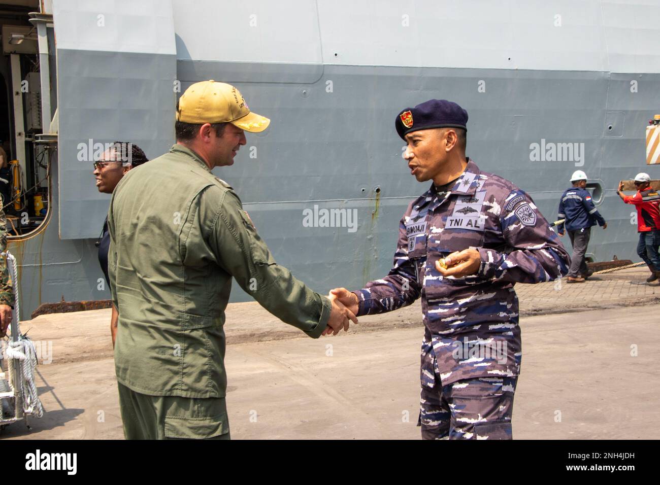 Capt. Daniel Keeler, commanding officer of amphibious transport dock ...