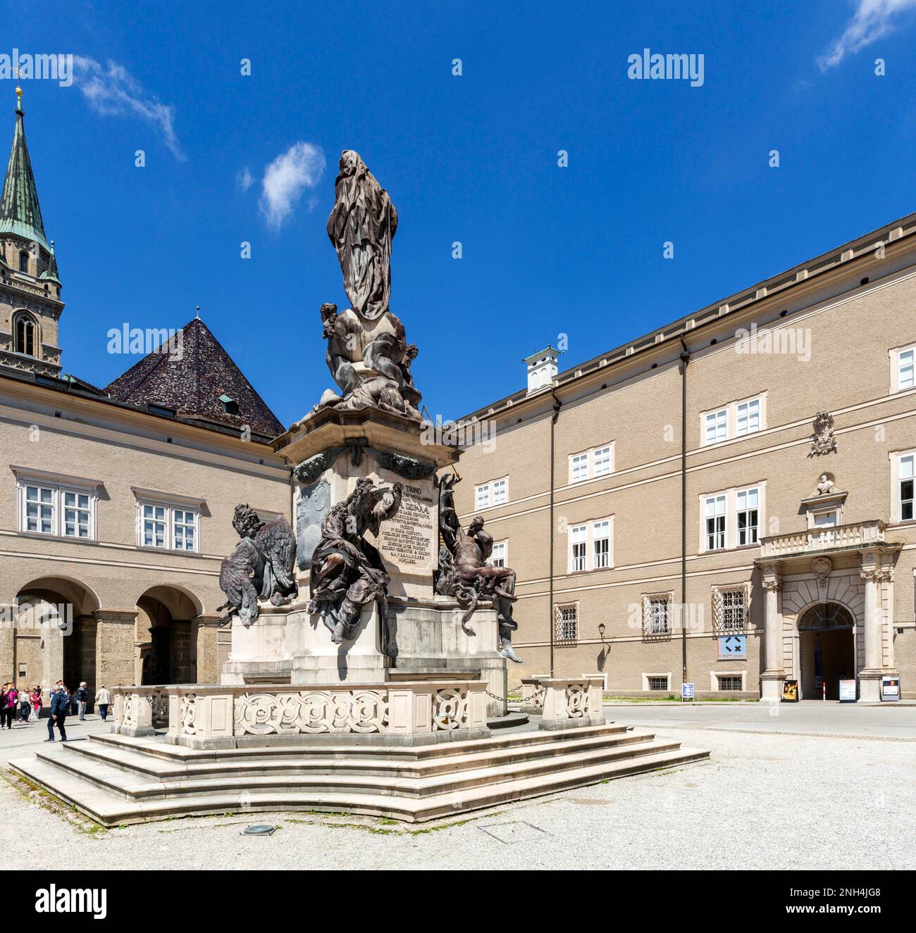 Old Residence, former palace of the prince archbishops, Mariensaeule ...