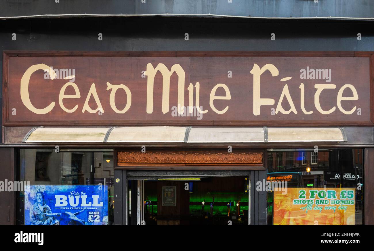 Céad Míle Fáilte sign on pub in liverpool Stock Photo - Alamy