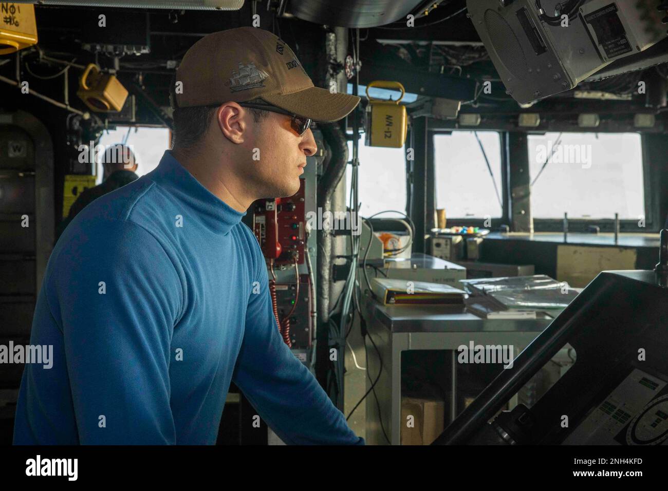 221212-N-SN516-1013 PACIFIC OCEAN (Dec. 12, 2022) U.S. Navy Seaman ...