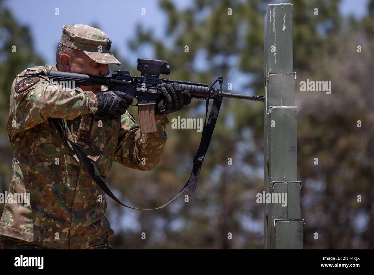 Soldiers from the Alabama National Guard's 31st CBRN Brigade and ...