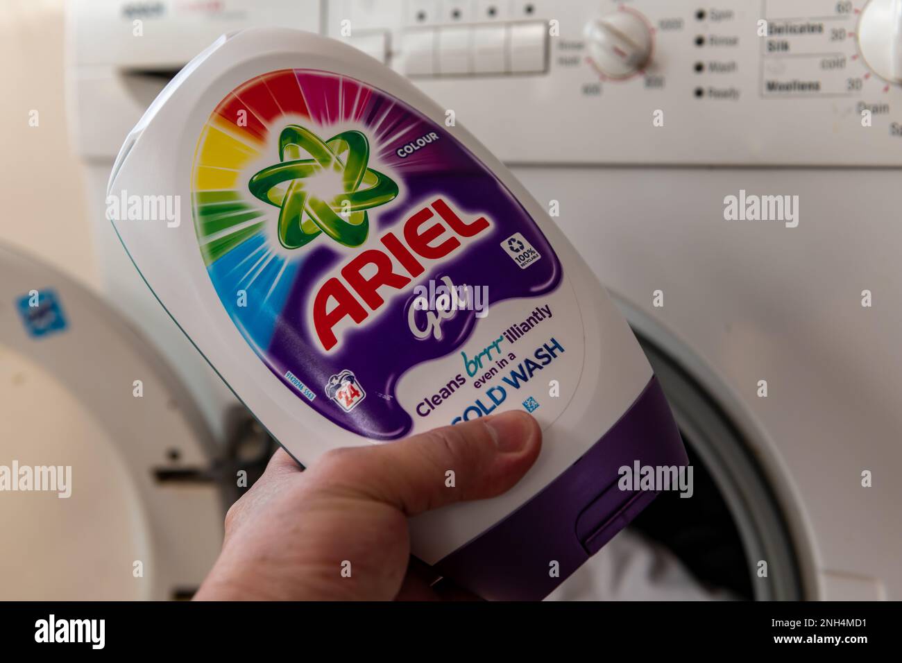 Ariel laundry detergent hi-res stock photography and images - Alamy