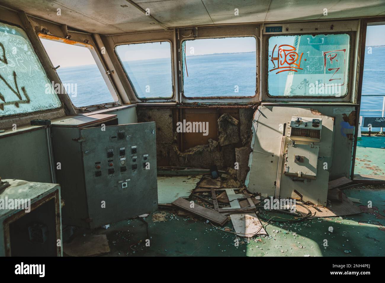 Abandoned ferry boat Stock Photo - Alamy