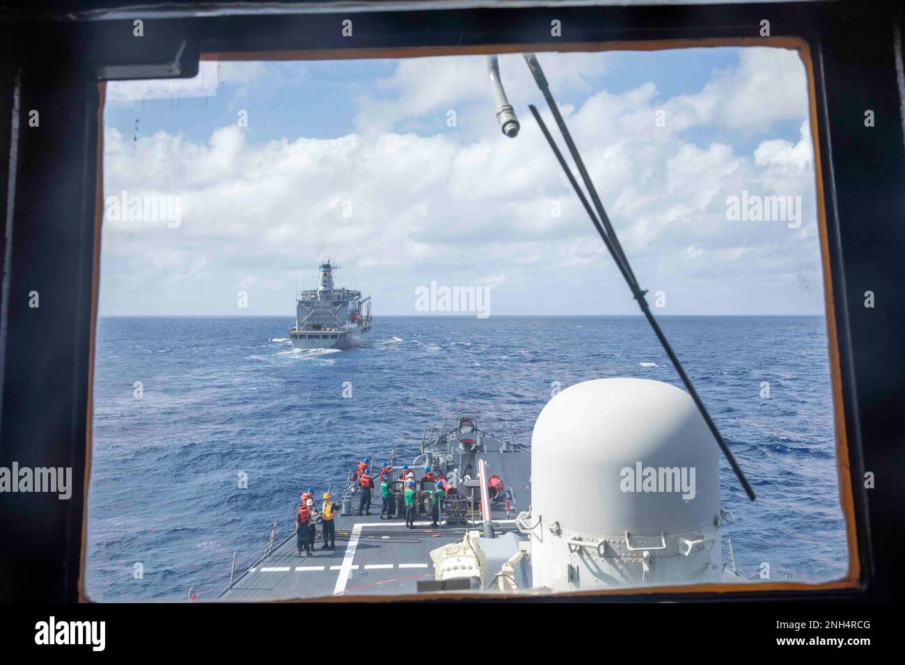 221213-N-SN516-1076 PACIFIC OCEAN (Dec. 13, 2022) The Arleigh Burke ...