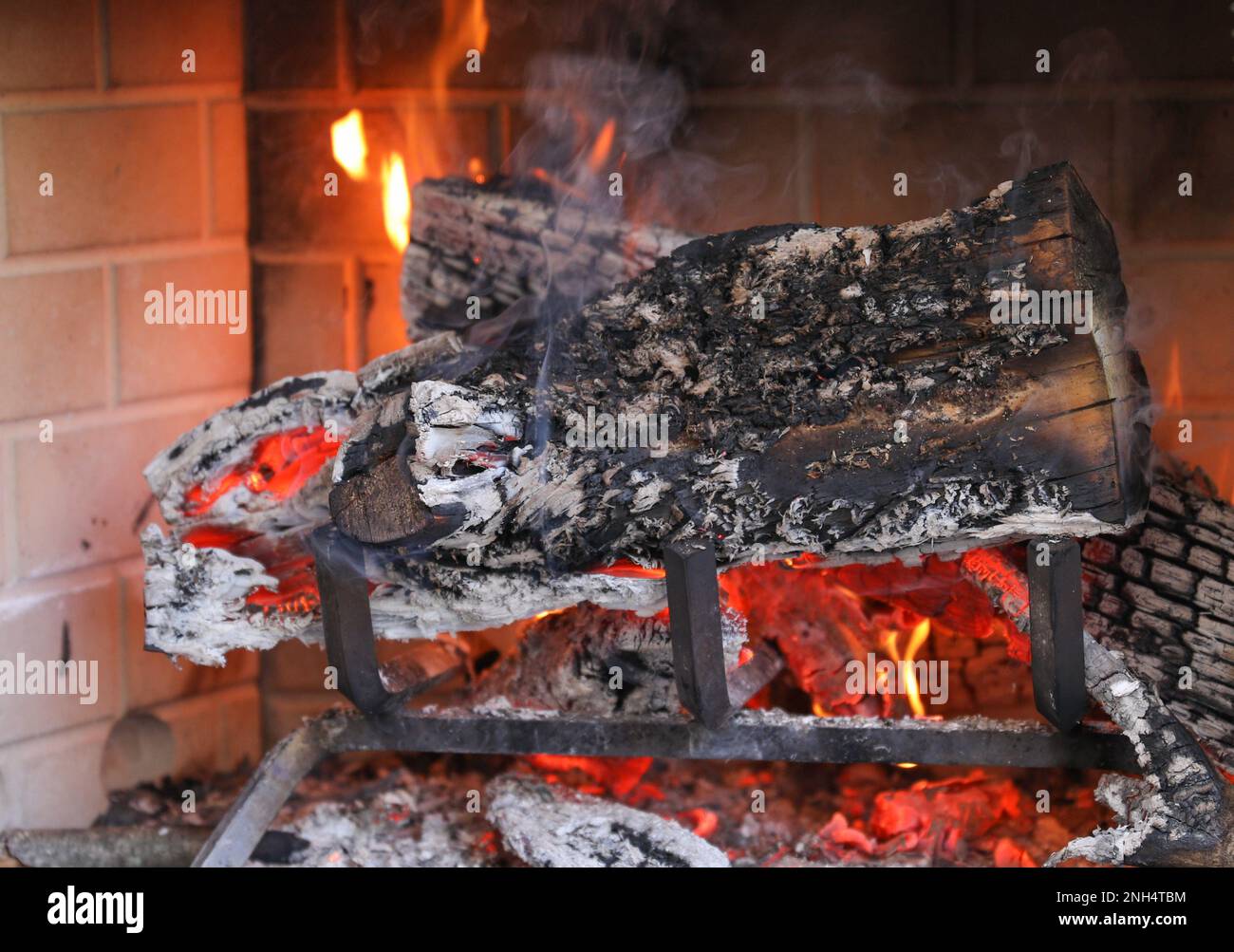 Wood burning beautiful flames close hi-res stock photography and images ...