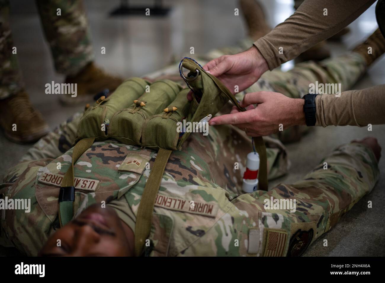 A Soldier assigned to 1st Battalion, 1st Special Forces Group (Airborne ...