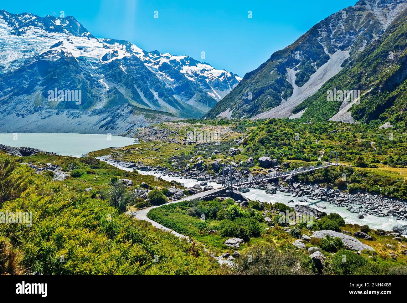 Spectacular view of Aoraki Mount Cook, in the south west of South ...