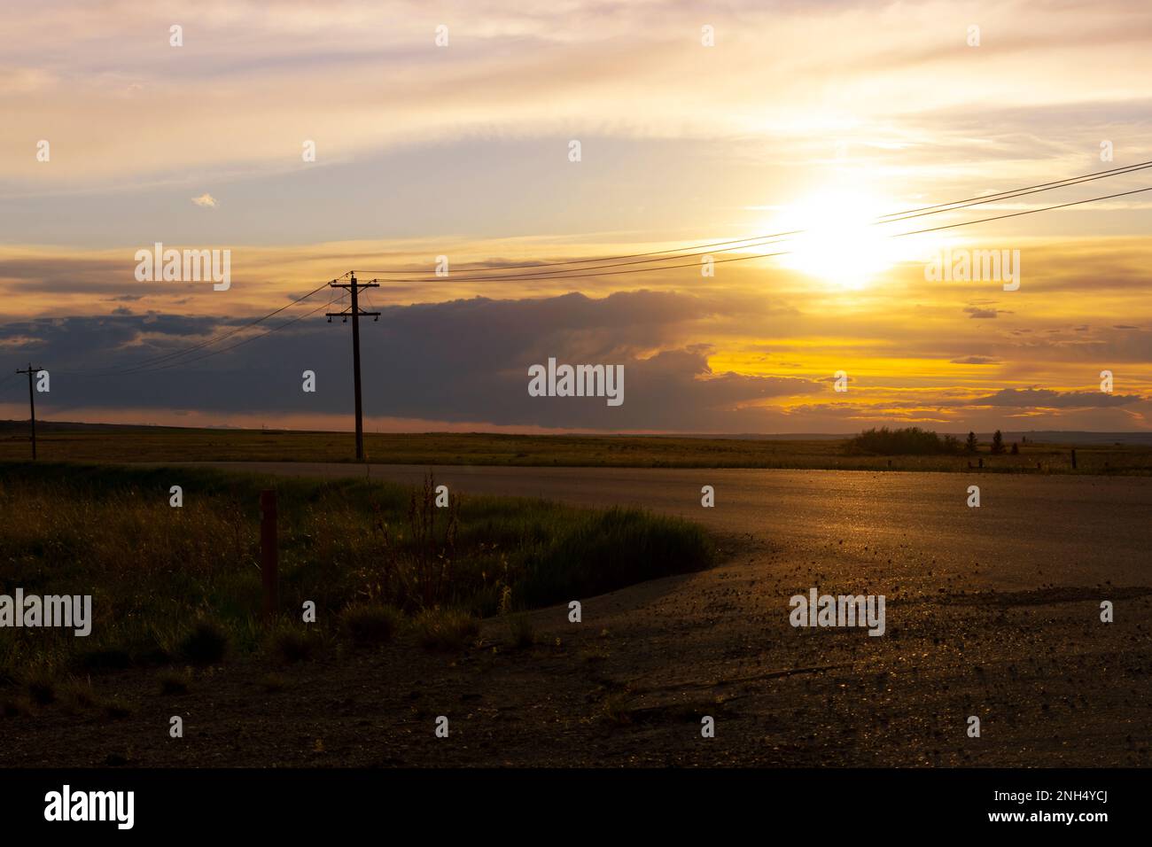 Country road intersection hi-res stock photography and images - Alamy