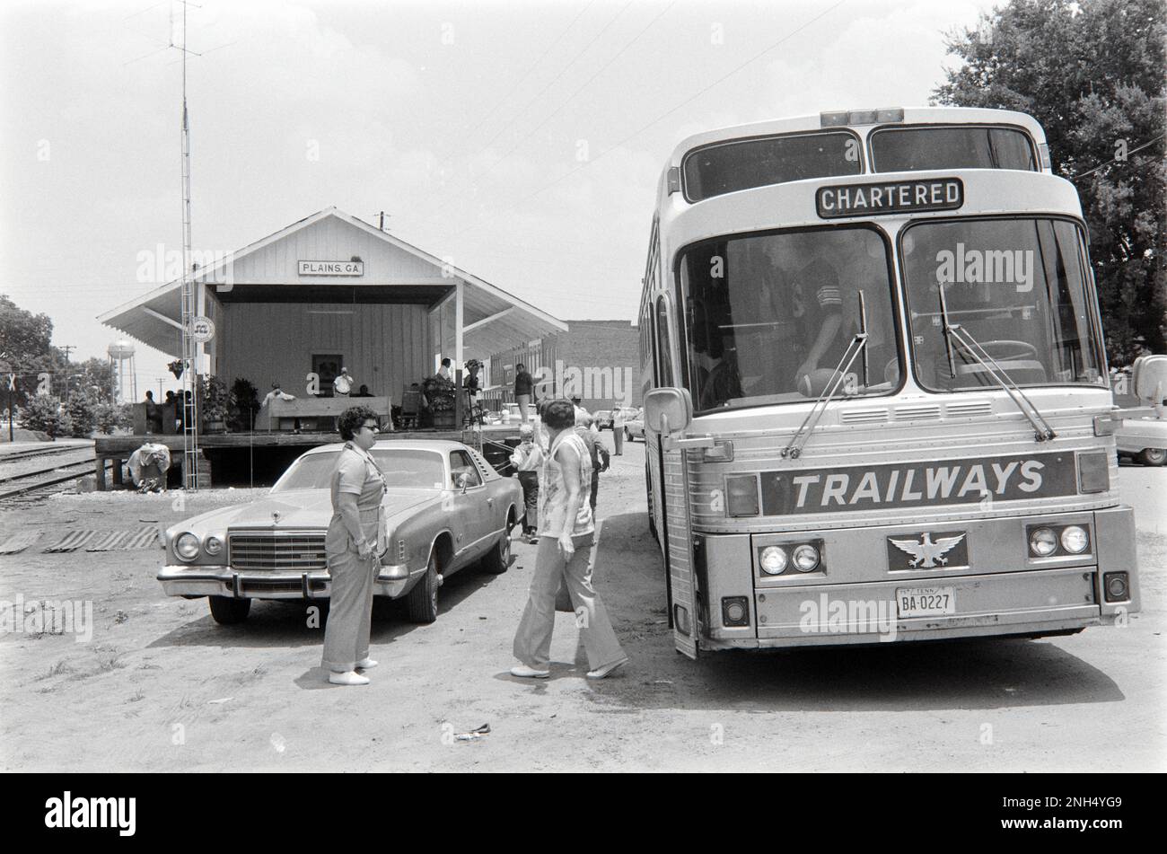A tour bus makes a stop at the Jimmy Carter Presidential Campaign ...