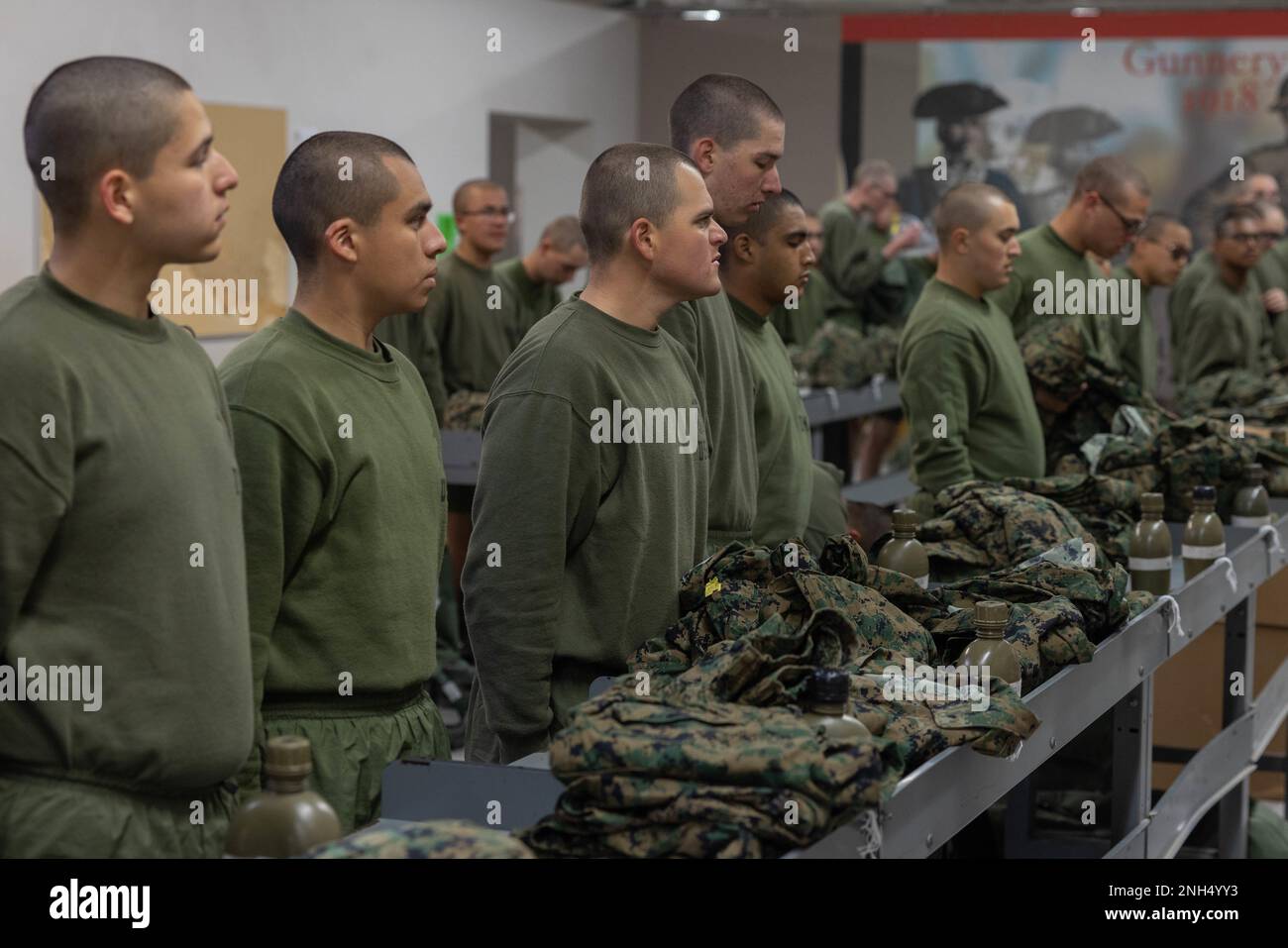 U.S. Marine Corps recruits with Echo Company, 2nd Recruit Training ...