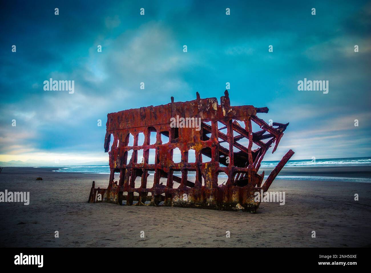Weathered Rusting Shipwreck., Peter Iredale; Fort Stevens State Park ...