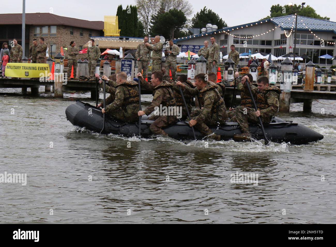 Wisconsin Army National Guard Soldiers assigned to Company A, 2-127 ...