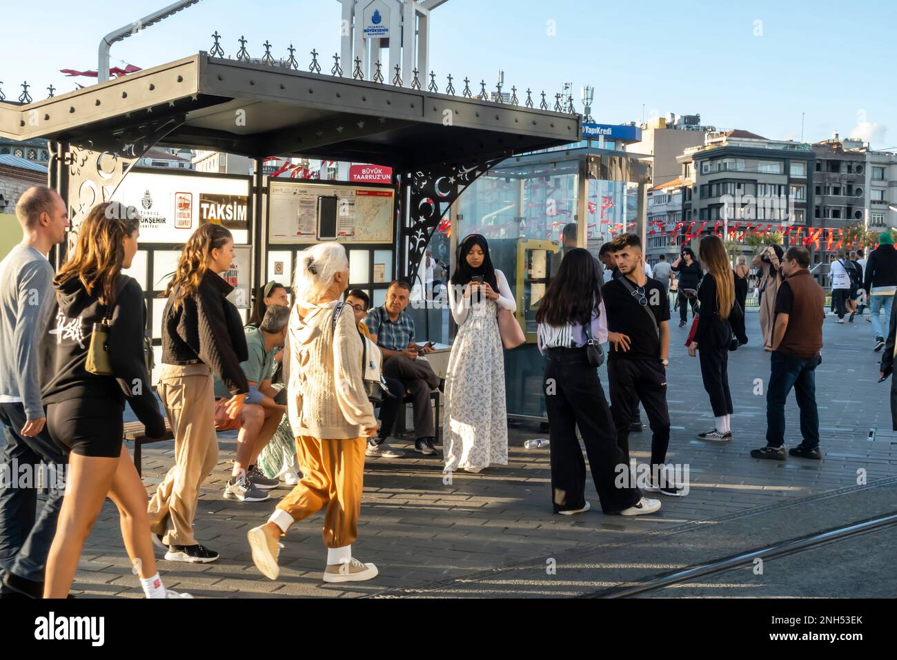Bus stop istanbul hi-res stock photography and images - Alamy