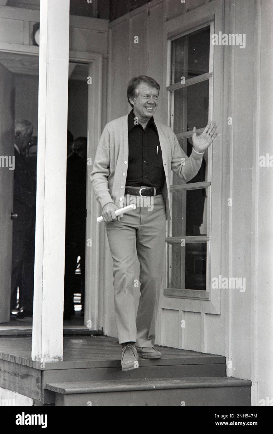 President elect Jimmy Carter and Vice President elect Walter Mondale ...