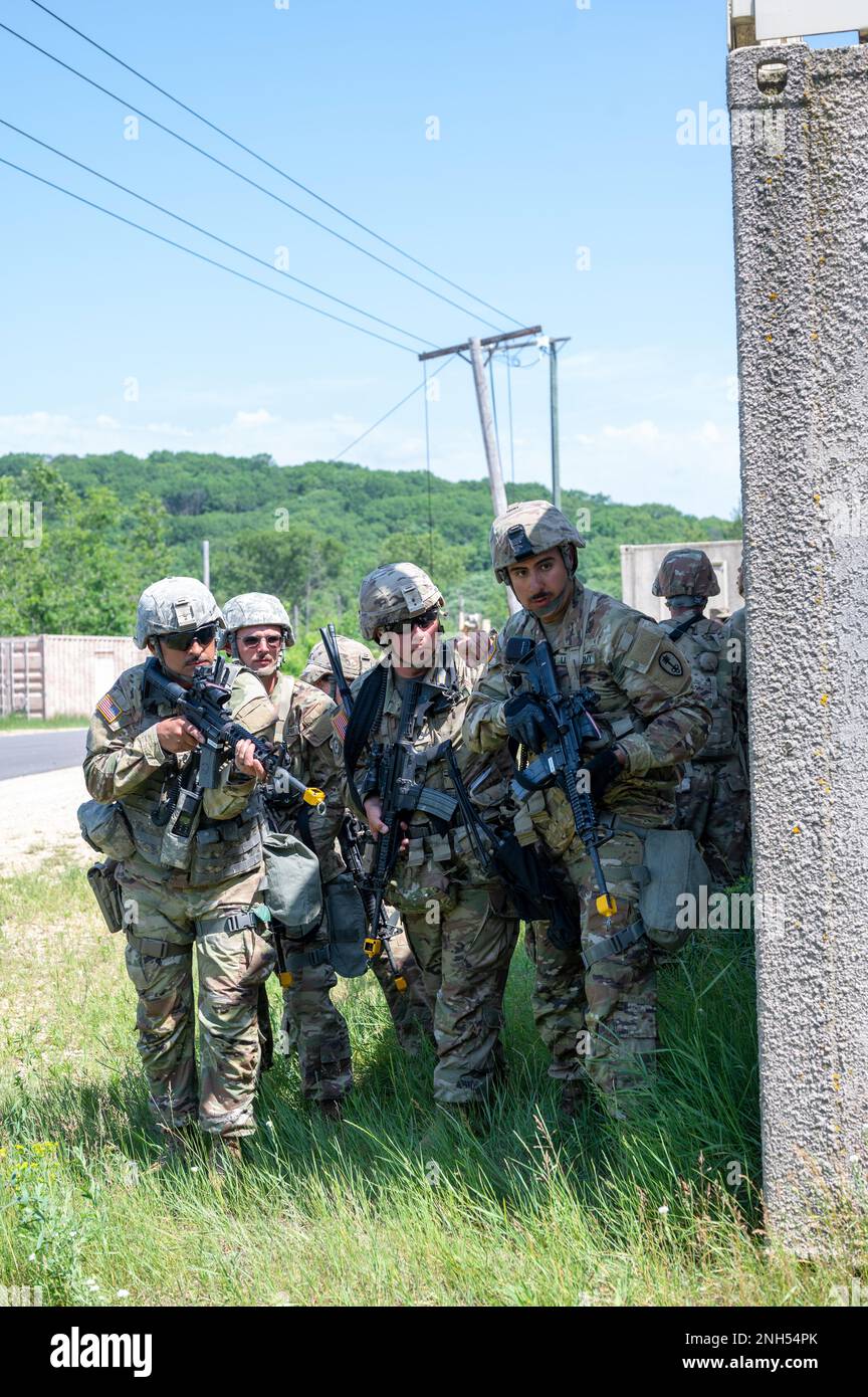 Soldiers with the 384th Military Police Battalion, 300th Military ...