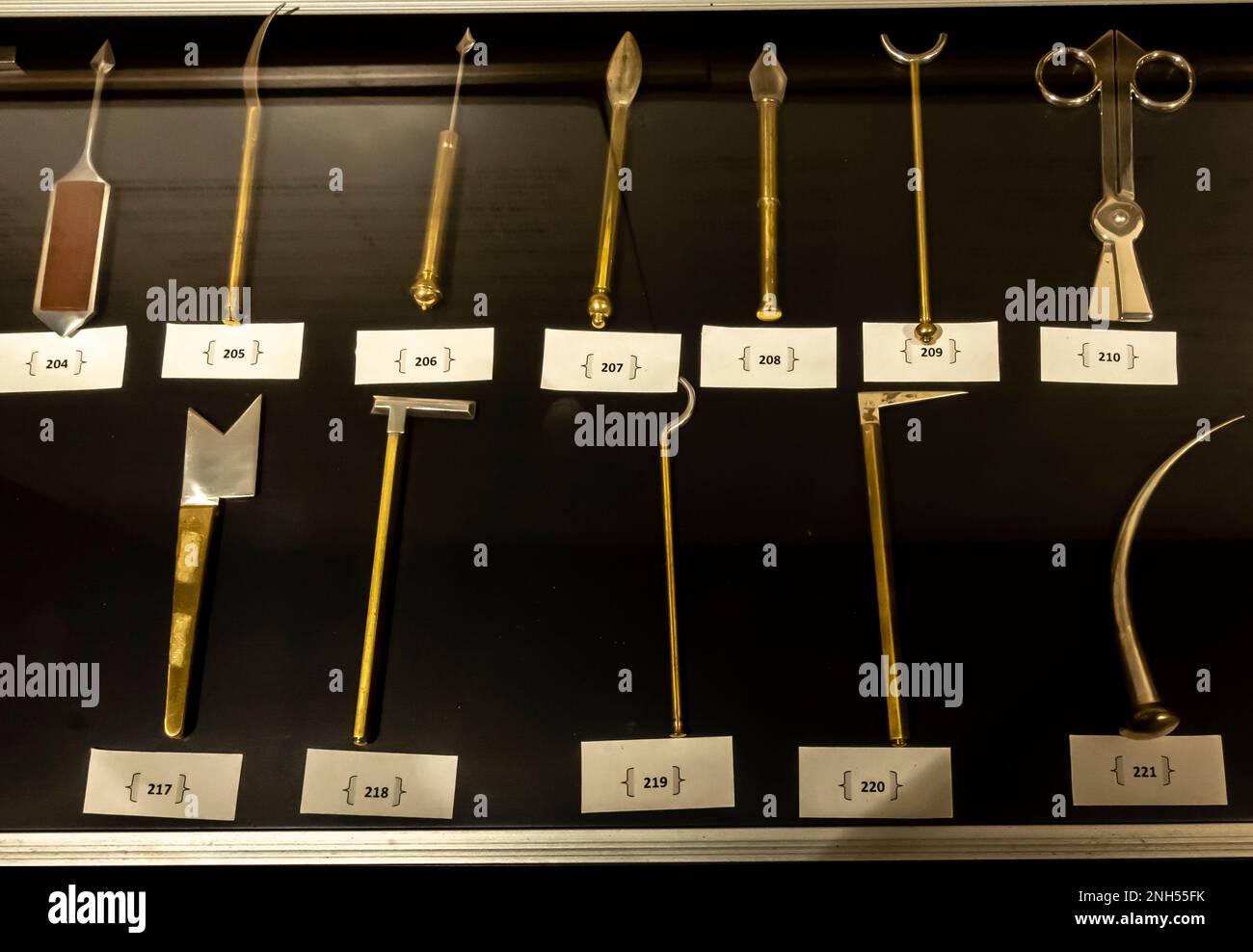 Ophtalmologic instruments hi-res stock photography and images - Alamy