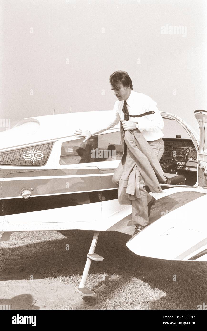 California Governor Jerry Brown arrives via small plane into Plains ...