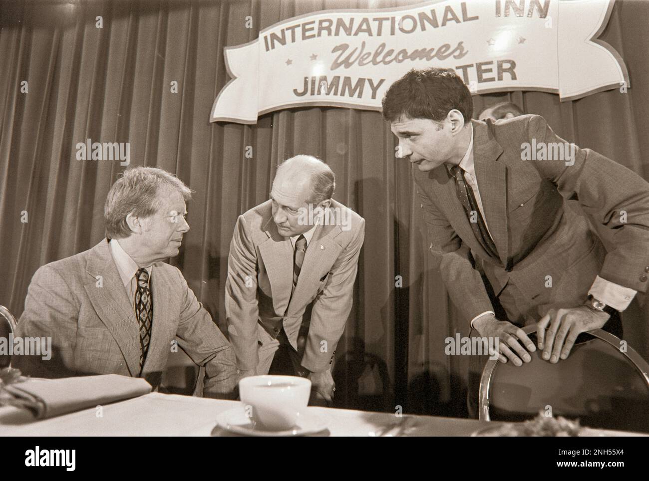 1976 Democratic Presidential Candidate Jimmy Carter arrives at ...