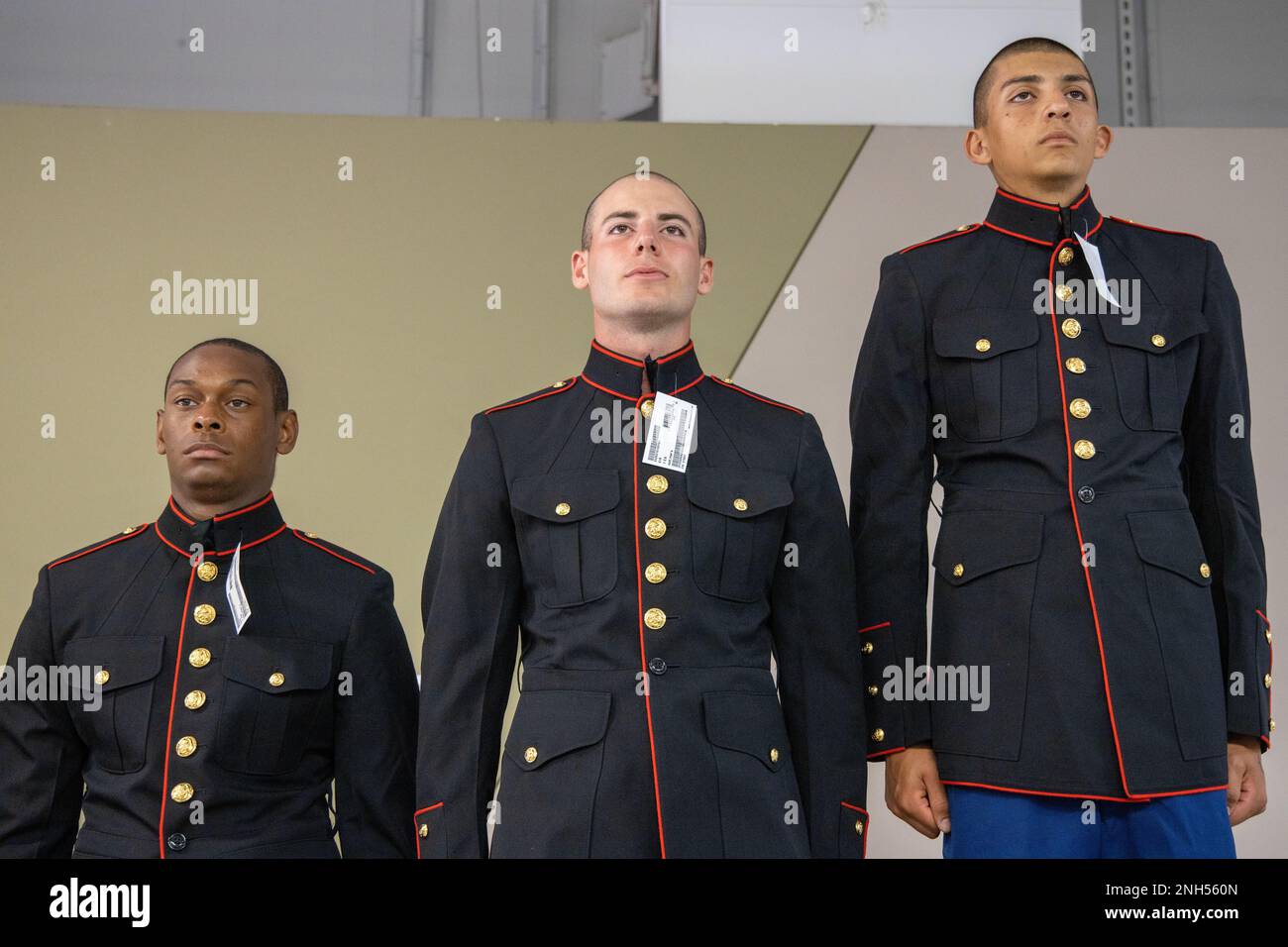 Recruits with Hotel Company, 2nd Recruit Training Battalion, wait to ...