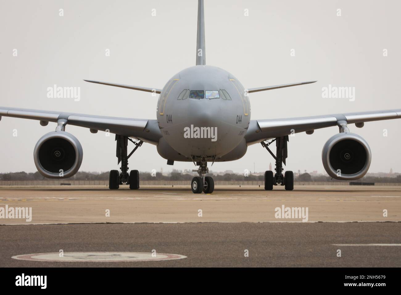 Al massira international airport hi-res stock photography and images ...
