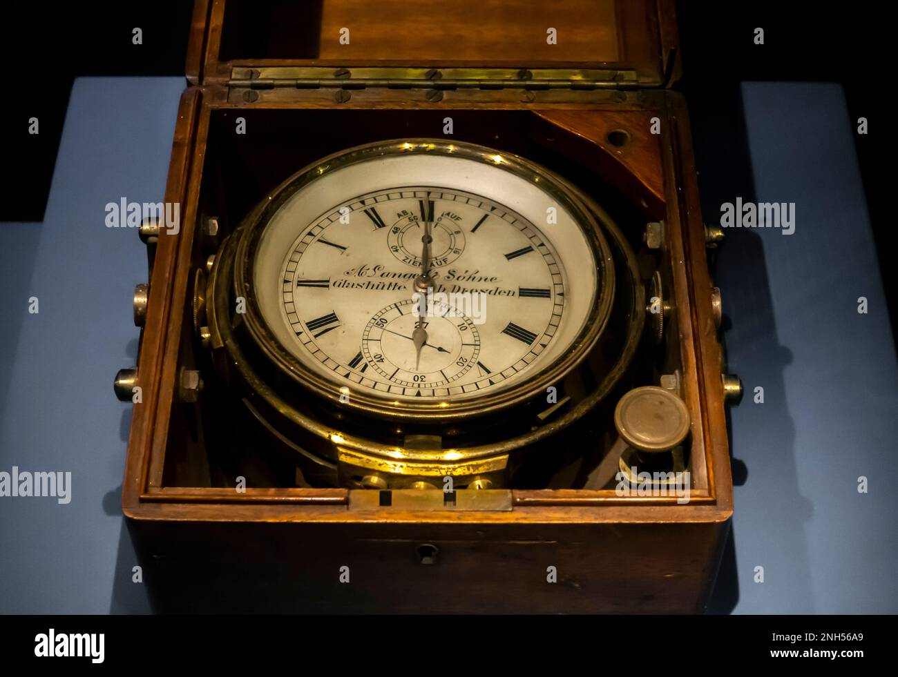 Chronometers hi-res stock photography and images - Alamy