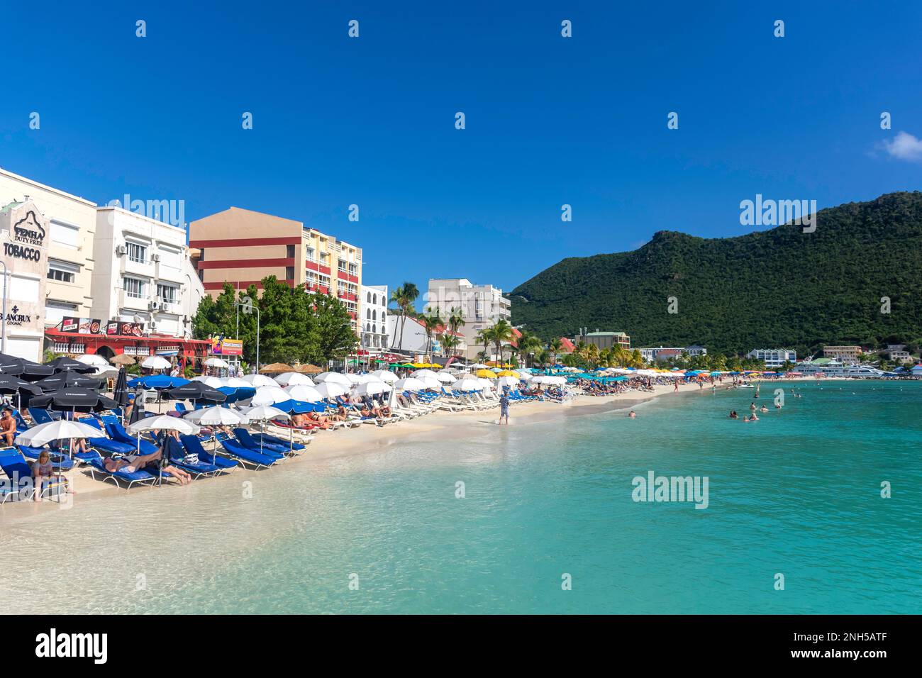 Saint maarten beach hi-res stock photography and images - Alamy