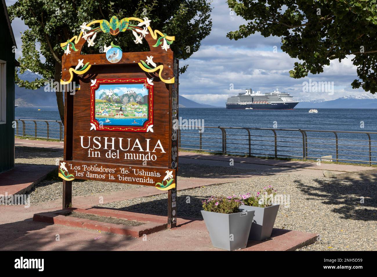 Ushuaia welcome hi-res stock photography and images - Alamy