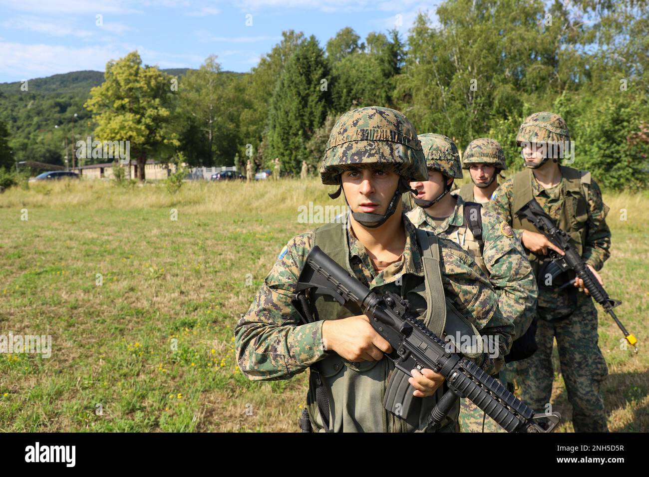 Service members in the Armed Forces of Bosnia and Herzegovina train in ...