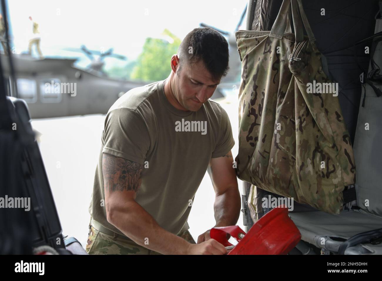 U.S. Army Staff Sgt. Christopher Sterner, 28th Combat Aviation Brigade ...